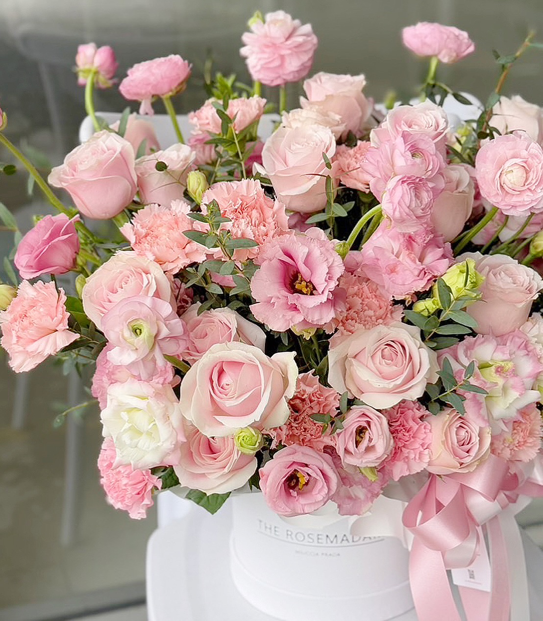 Pink Tone Flower Box (XL) – Elegant and Luxurious